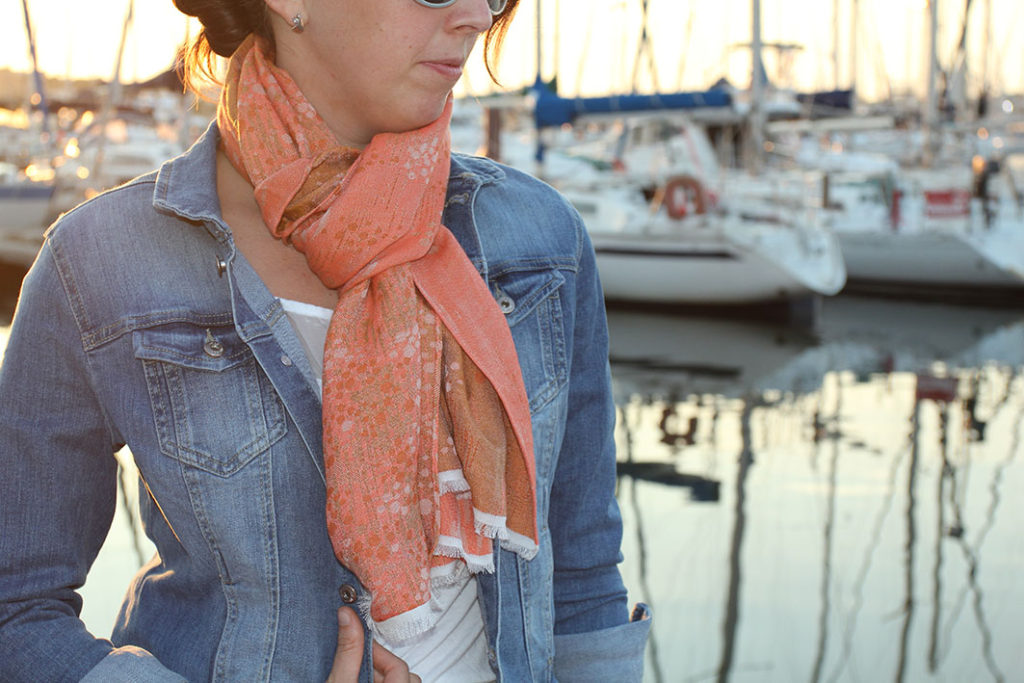 How to wear a foulard – French manufacturer of scarves and stoles