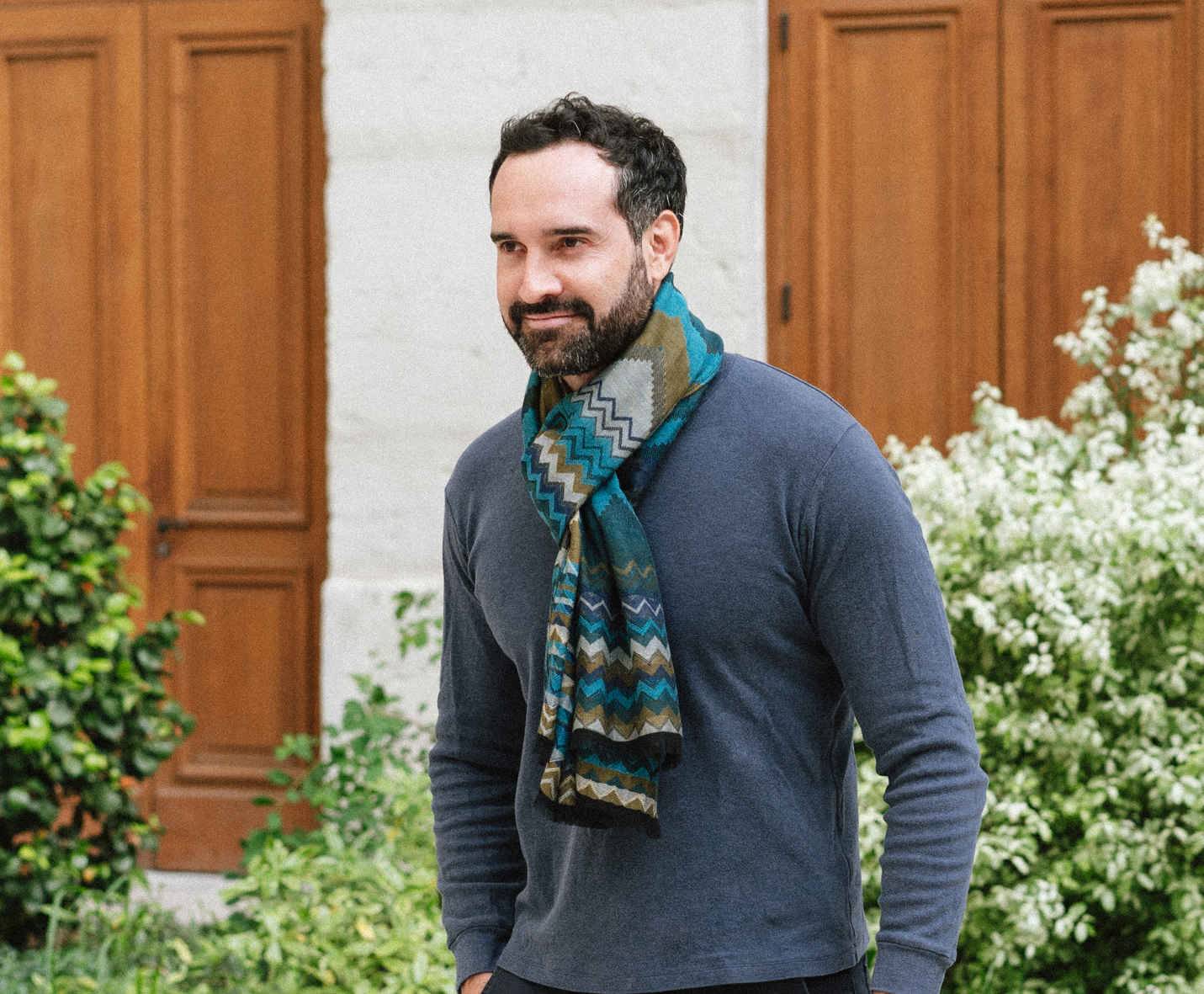 Comment porter un chèche pour homme ? – La fabrique d'écharpe