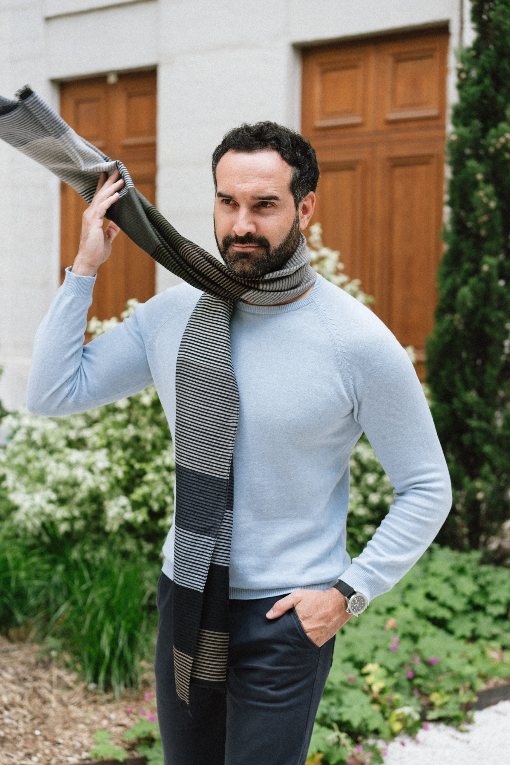 les matières et les motifs les plus populaires pour les écharpes ou ...